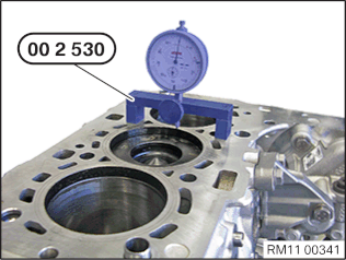 11 12 100 Removing and installing cylinder head (B47D)