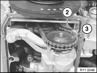11 41 000 Removing and installing/replacing oil pump (S54)