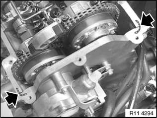 11 12 006 Removing and installing/sealing right cylinder head cover ...